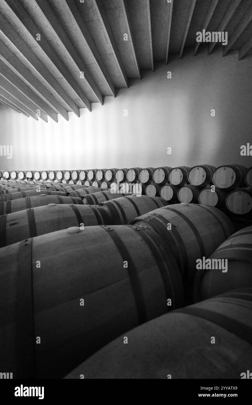 Winery process Black and White Stock Photos & Images - Alamy