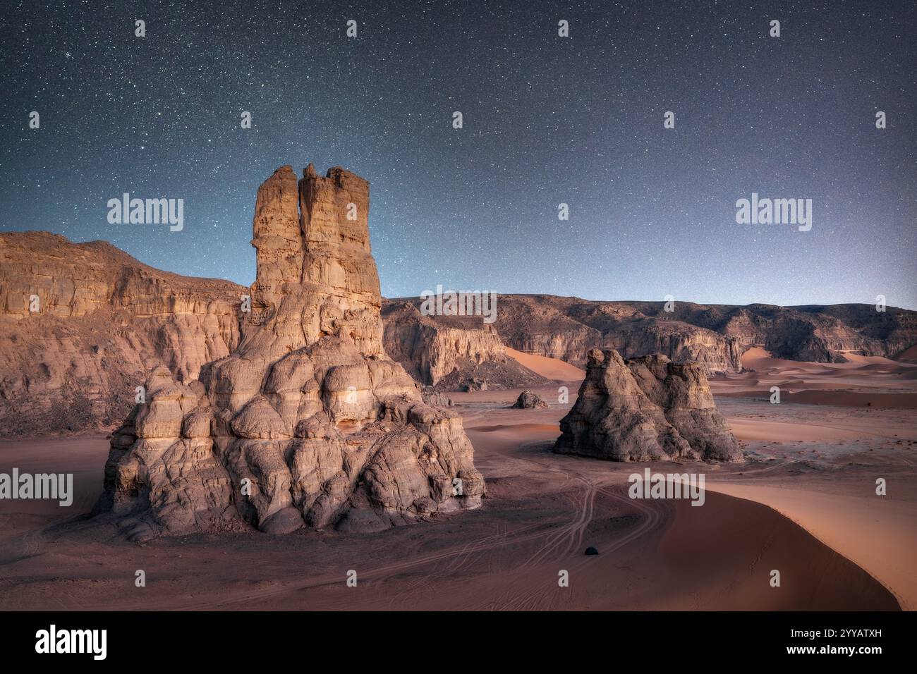 Sahara Desert Tadrart Rouge in Southern Algeria Stock Photo - Alamy