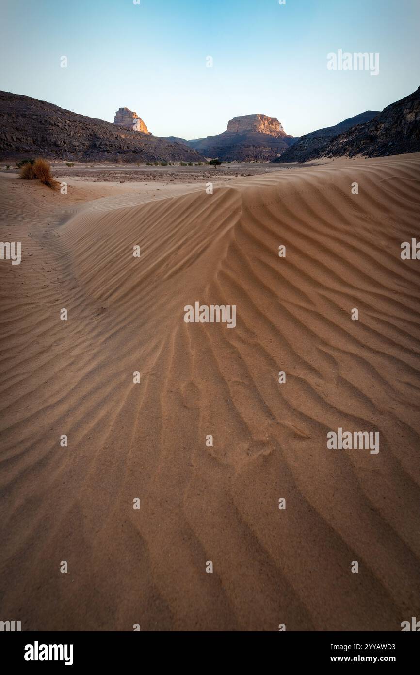 Sahara Desert Tadrart Rouge in Southern Algeria Stock Photo - Alamy