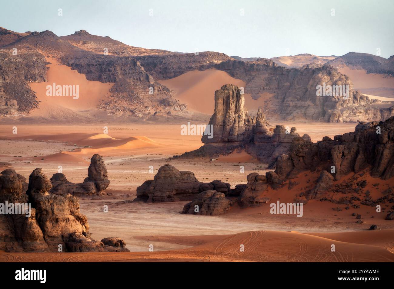 Sahara Desert Tadrart Rouge in Southern Algeria Stock Photo - Alamy
