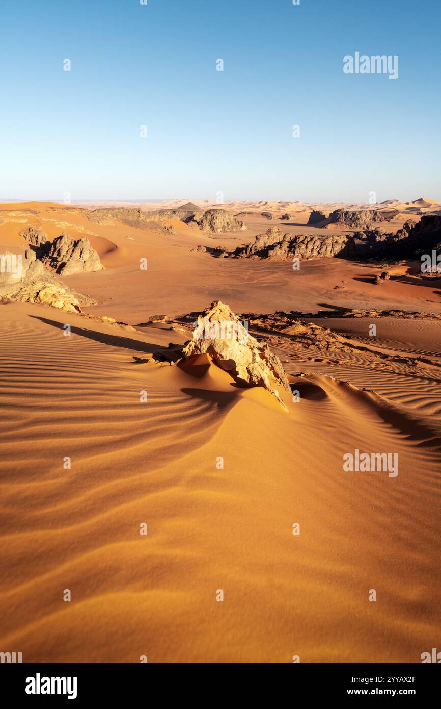 Sahara Desert Tadrart Rouge in Southern Algeria Stock Photo - Alamy
