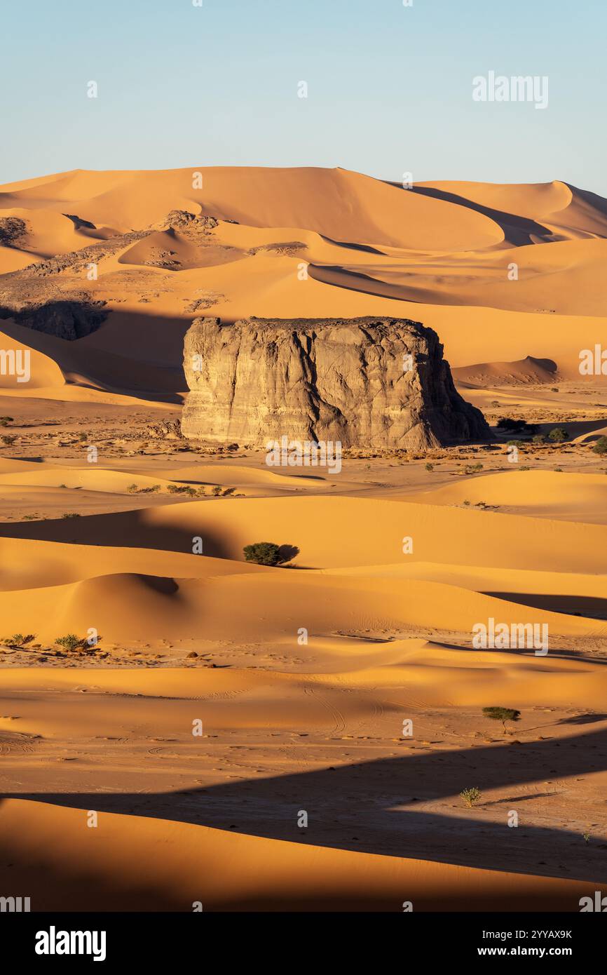 Sahara Desert Tadrart Rouge in Southern Algeria Stock Photo - Alamy