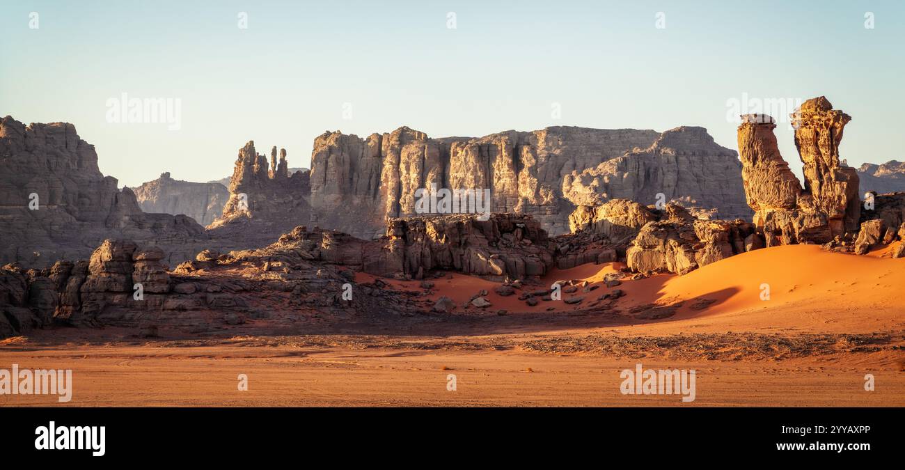 Sahara Desert Tadrart Rouge in Southern Algeria Stock Photo - Alamy