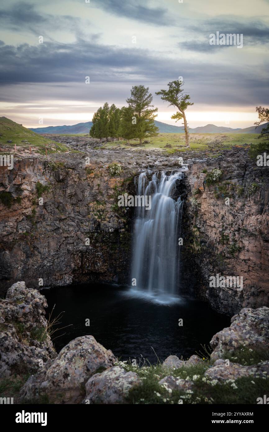 Beautiful waterfall in mongolia hi-res stock photography and images - Alamy