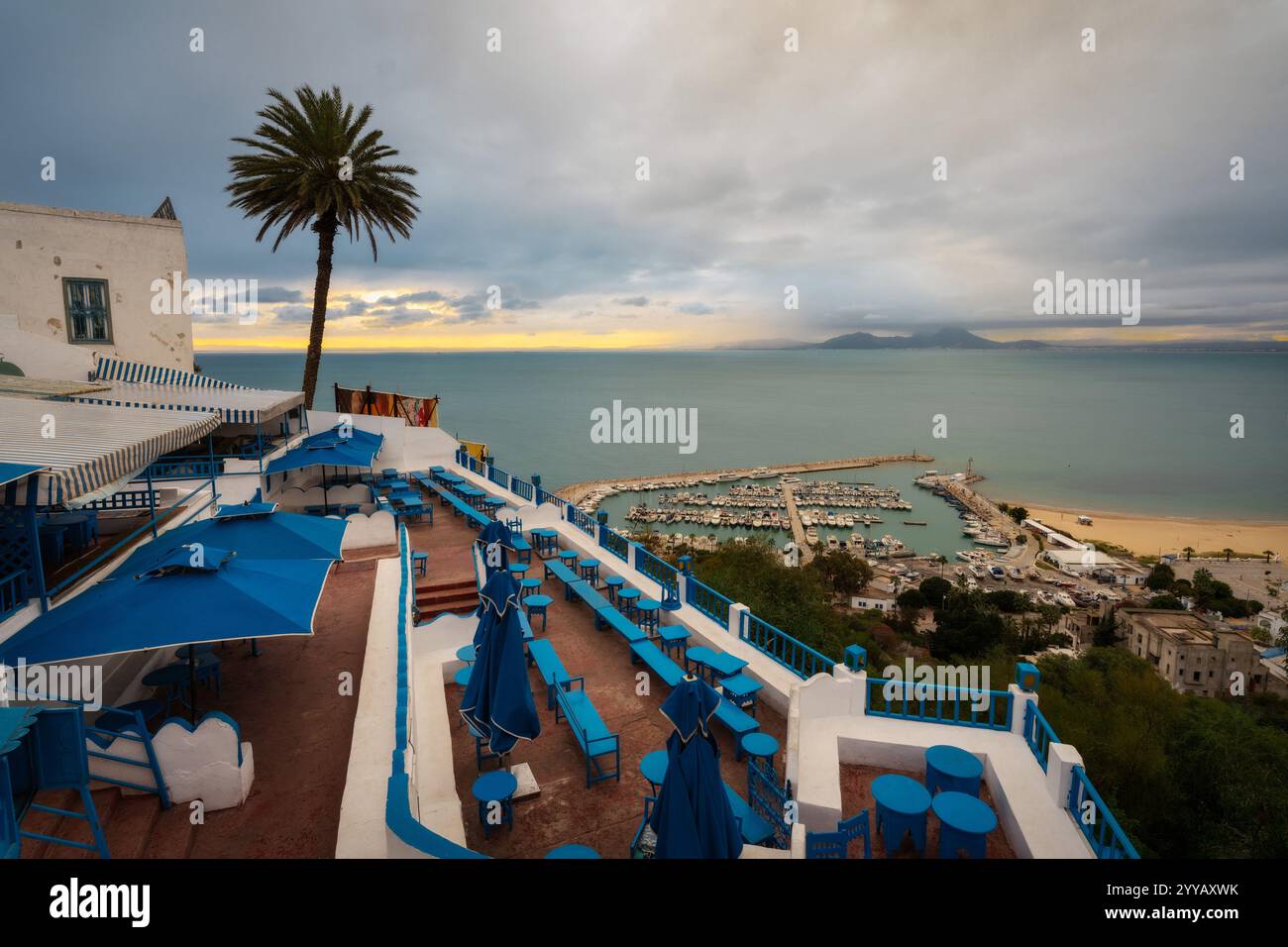 Tunesia flag hi-res stock photography and images - Alamy