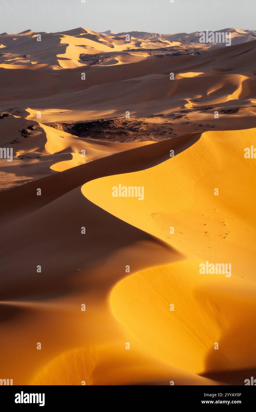 Sahara Desert Tadrart Rouge in Southern Algeria Stock Photo - Alamy