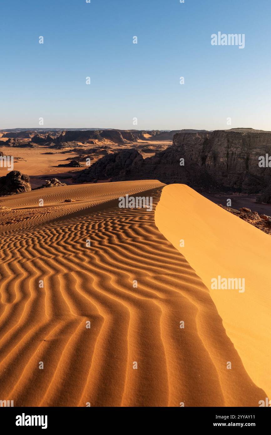 Sahara Desert Tadrart Rouge in Southern Algeria Stock Photo - Alamy