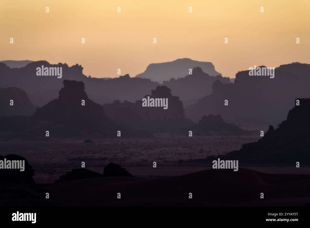 Sahara Desert Tadrart Rouge in Southern Algeria Stock Photo - Alamy