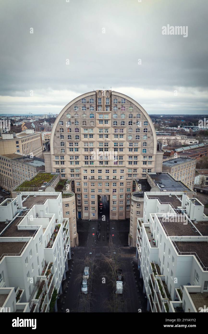 Brutalist Architecture in Suburban Paris Stock Photo - Alamy
