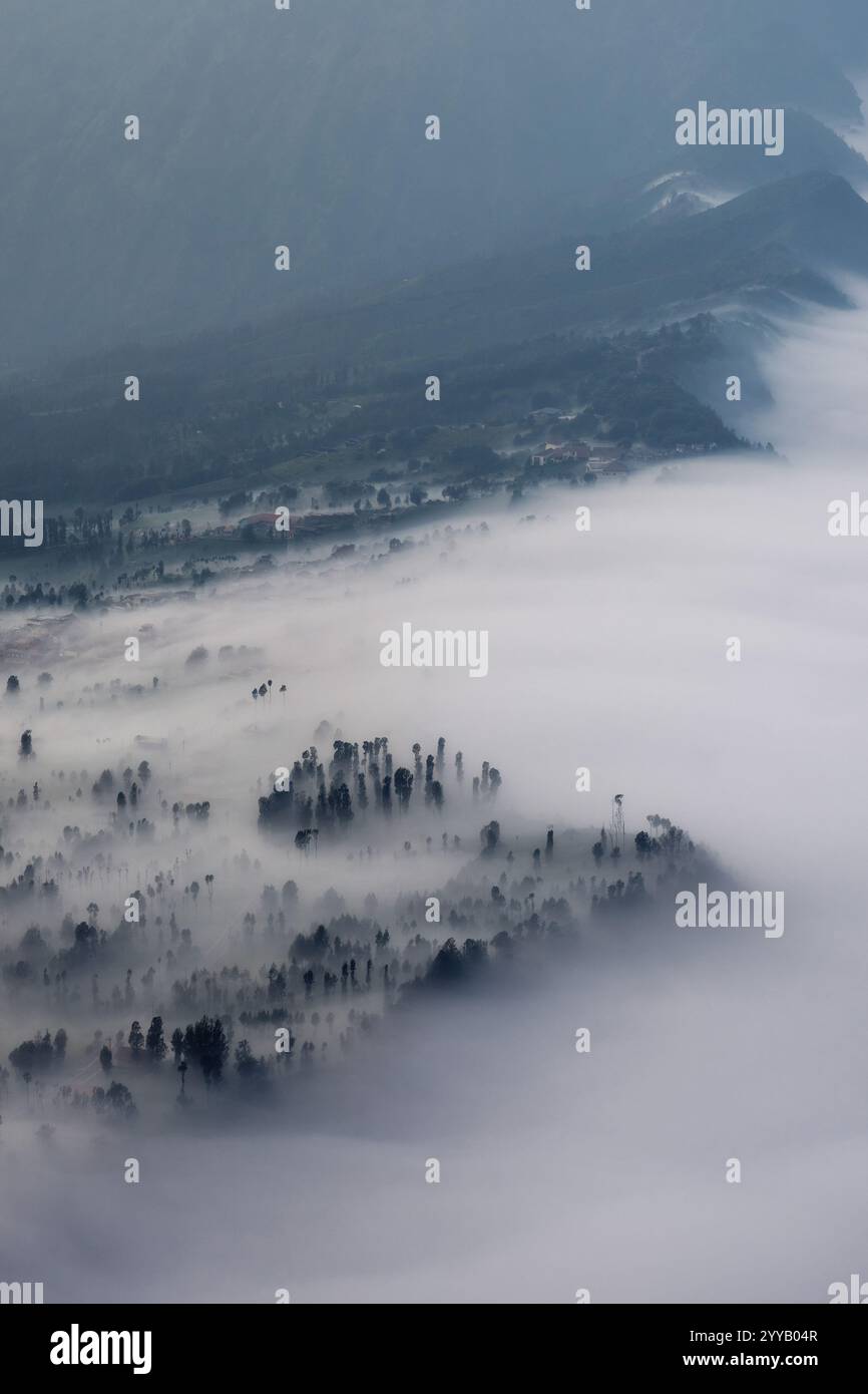 Rolling fog low clouds hi-res stock photography and images - Alamy