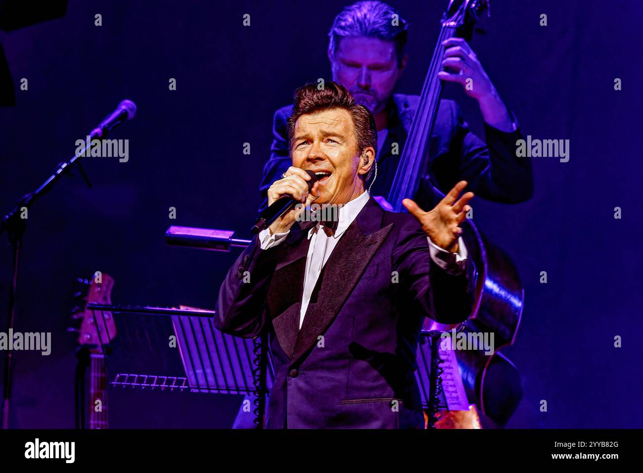 Manchester, UK. 20th Dec, 2024. UK singer Rick Astley performs swing ...