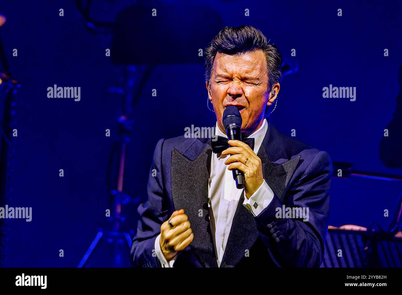 Manchester, UK. 20th Dec, 2024. UK singer Rick Astley performs swing ...