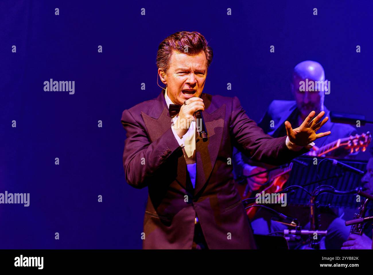 Manchester, UK. 20th Dec, 2024. UK singer Rick Astley performs swing ...