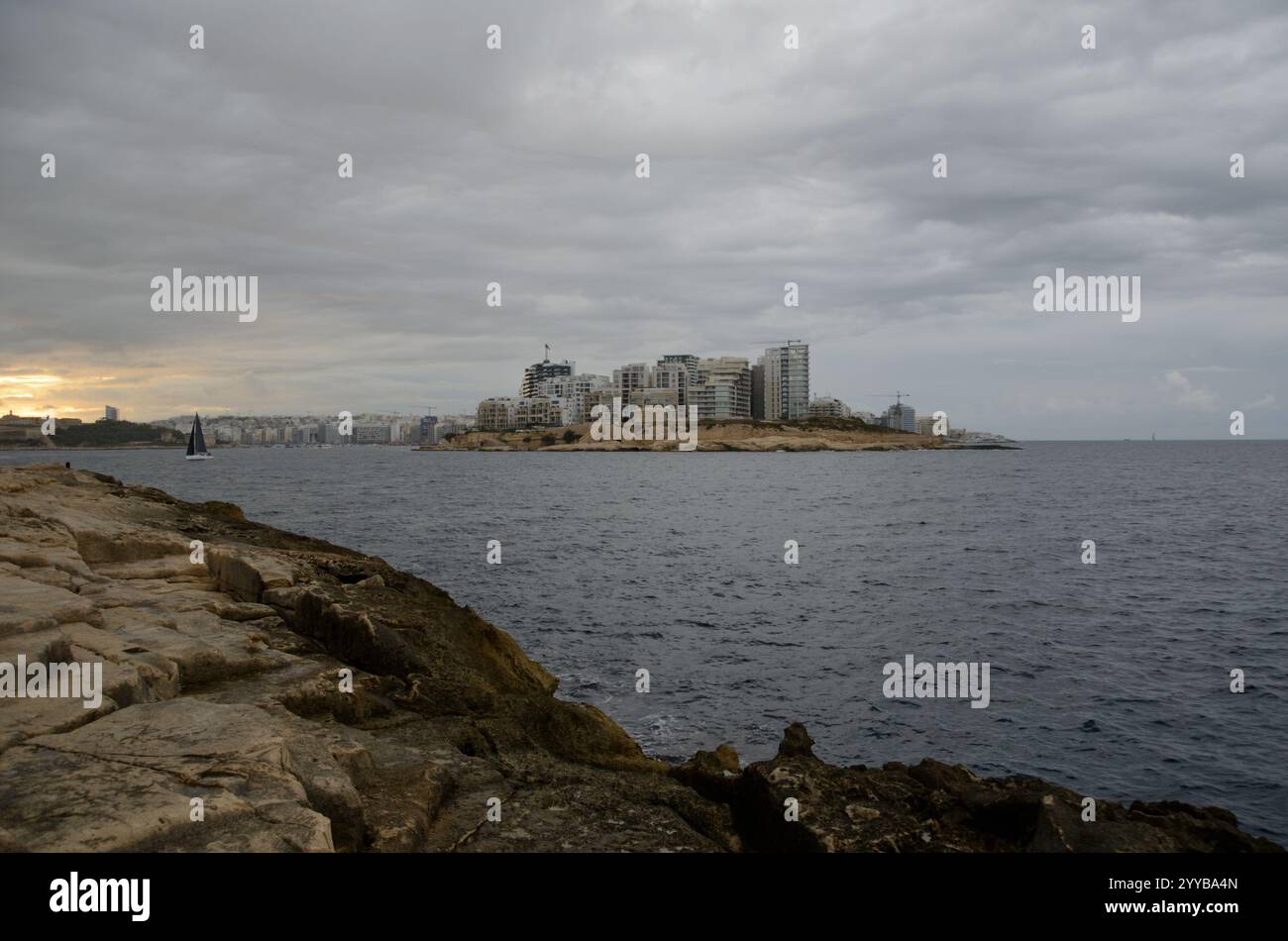 Tigne fort sliema valletta hi-res stock photography and images - Alamy