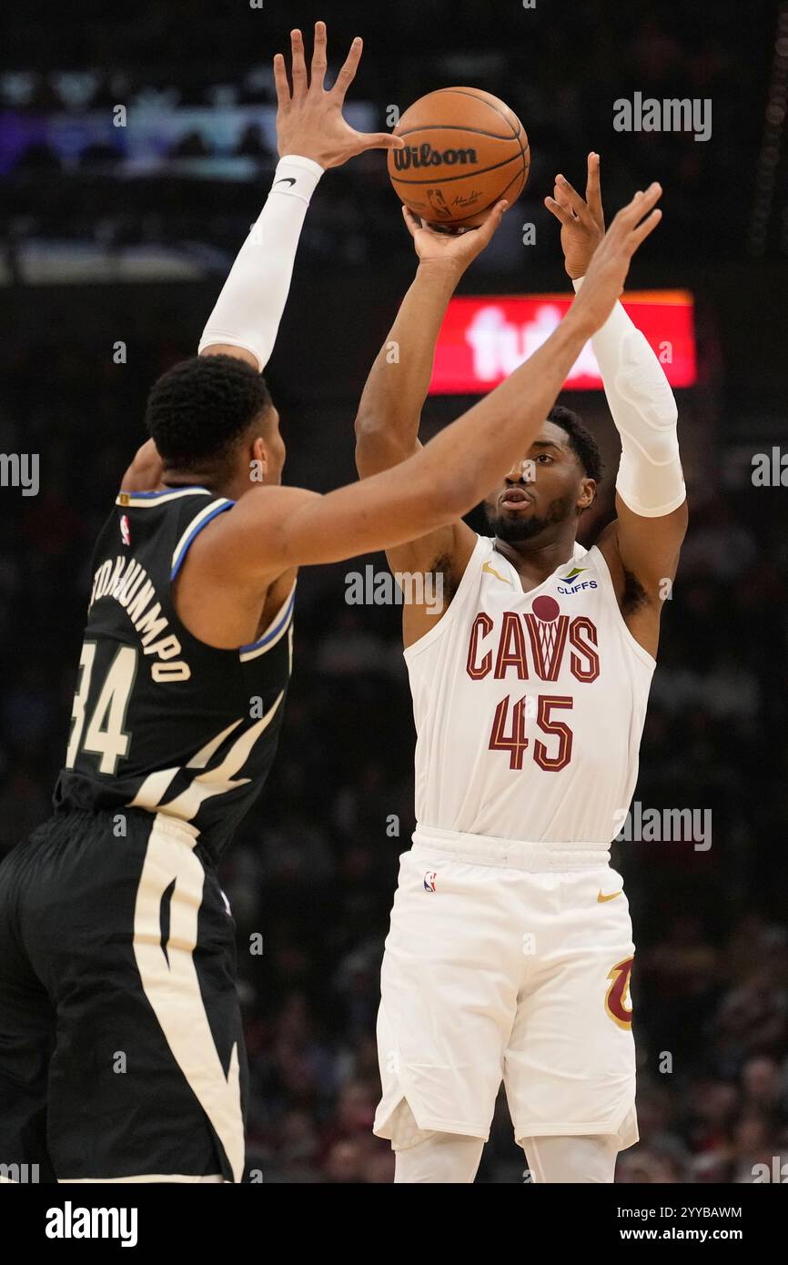 Cleveland Cavaliers guard Donovan Mitchell (45) shoots as Milwaukee ...