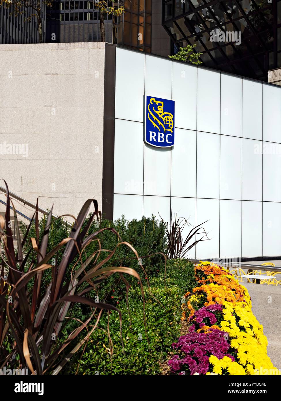 Rbc plaza hi-res stock photography and images - Alamy