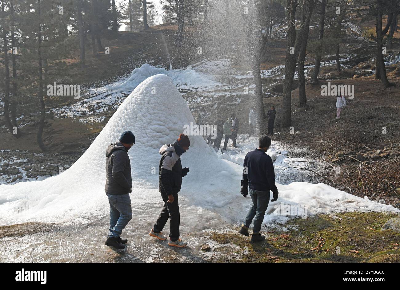 Tangmarg, Jammu And Kashmir, India. 21st Dec, 2024. Tourists visit a ...