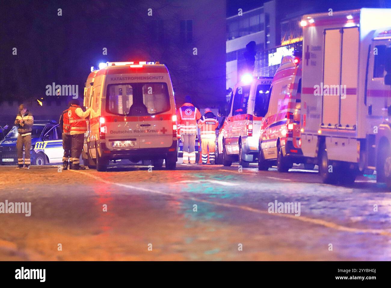 Magdeburg, Sachsen-Anhalt, Deutschland, 21.12.2024: Alter Markt: Anschlag auf Magdeburger ...