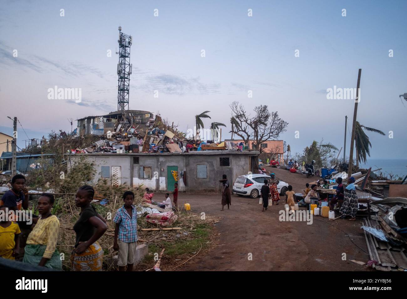 Mayotte women hi-res stock photography and images - Alamy