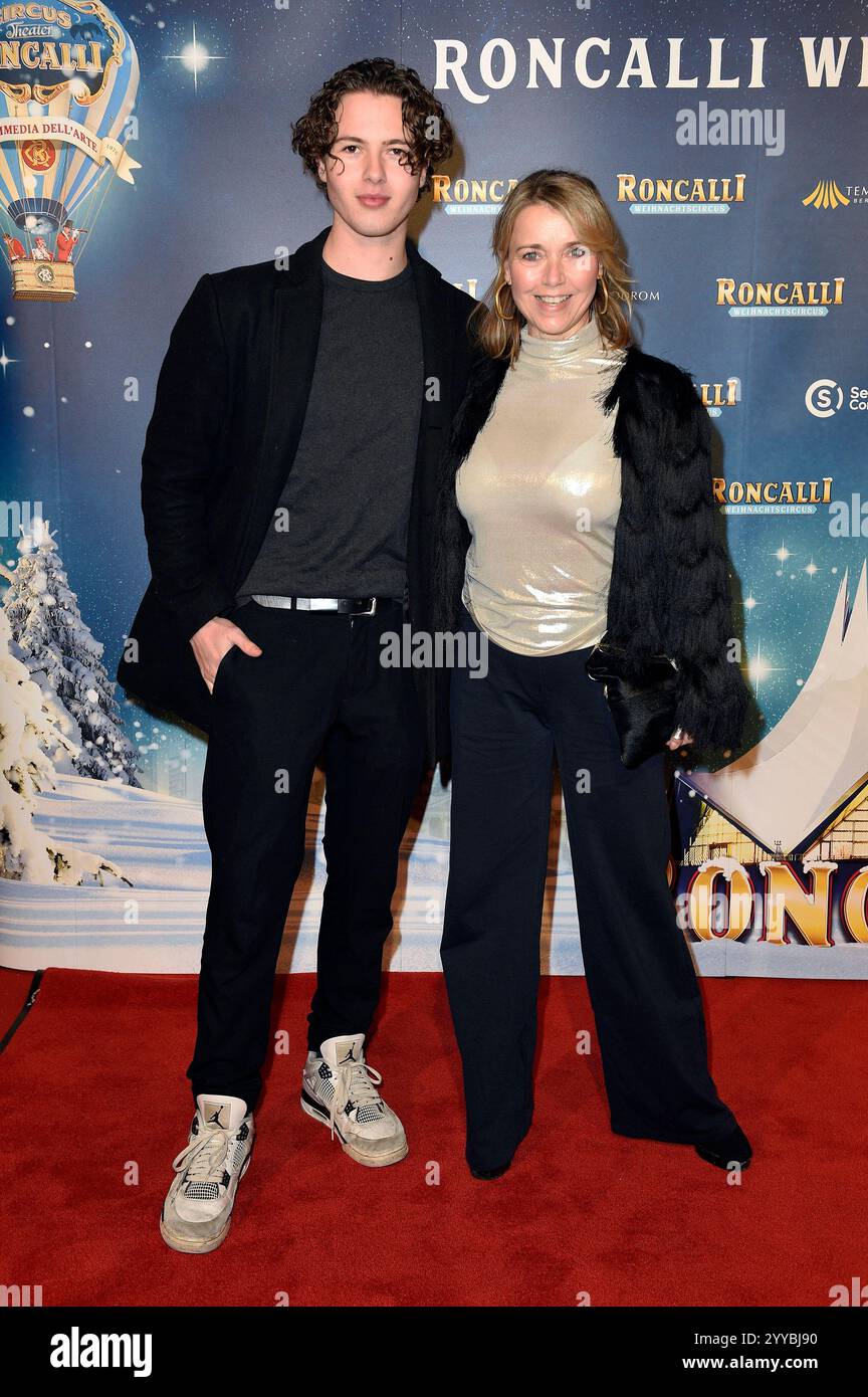 Tina Ruland mit Sohn Jahvis Rahmoune bei der Premiere des 20. Original ...