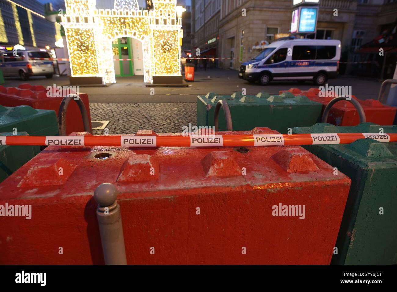 Magdeburg, Germany. 21st Dec, 2024. Roadblocks at the Christmas market ...
