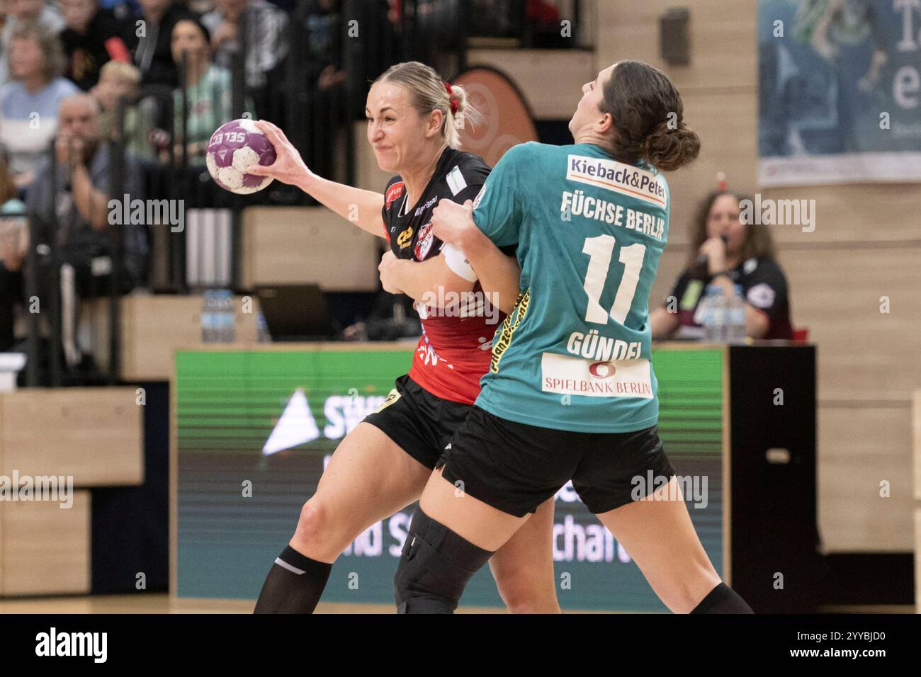 Halle, Deutschland. 20th Dec, 2024. Halle, Deutschland 20. Dezember ...