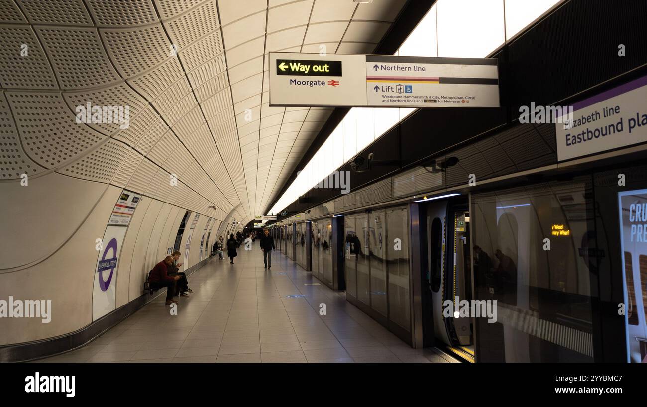 Elizabeth Line London Underground. Moorgate platform. London UK Stock ...