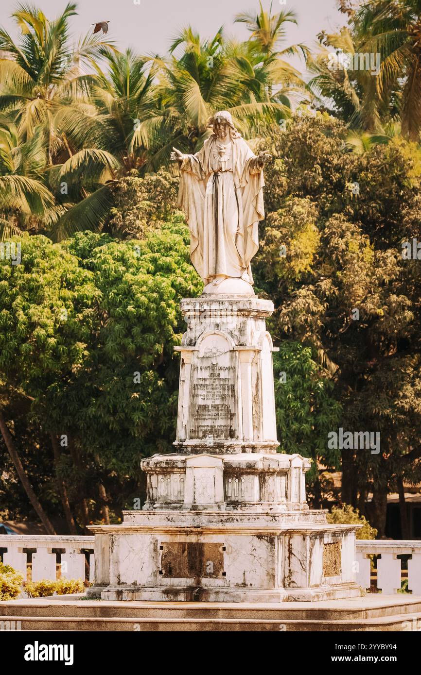 Old Goa, India. Cathedral Of St. Paul And Statue Of Jesus In Sunny Day ...
