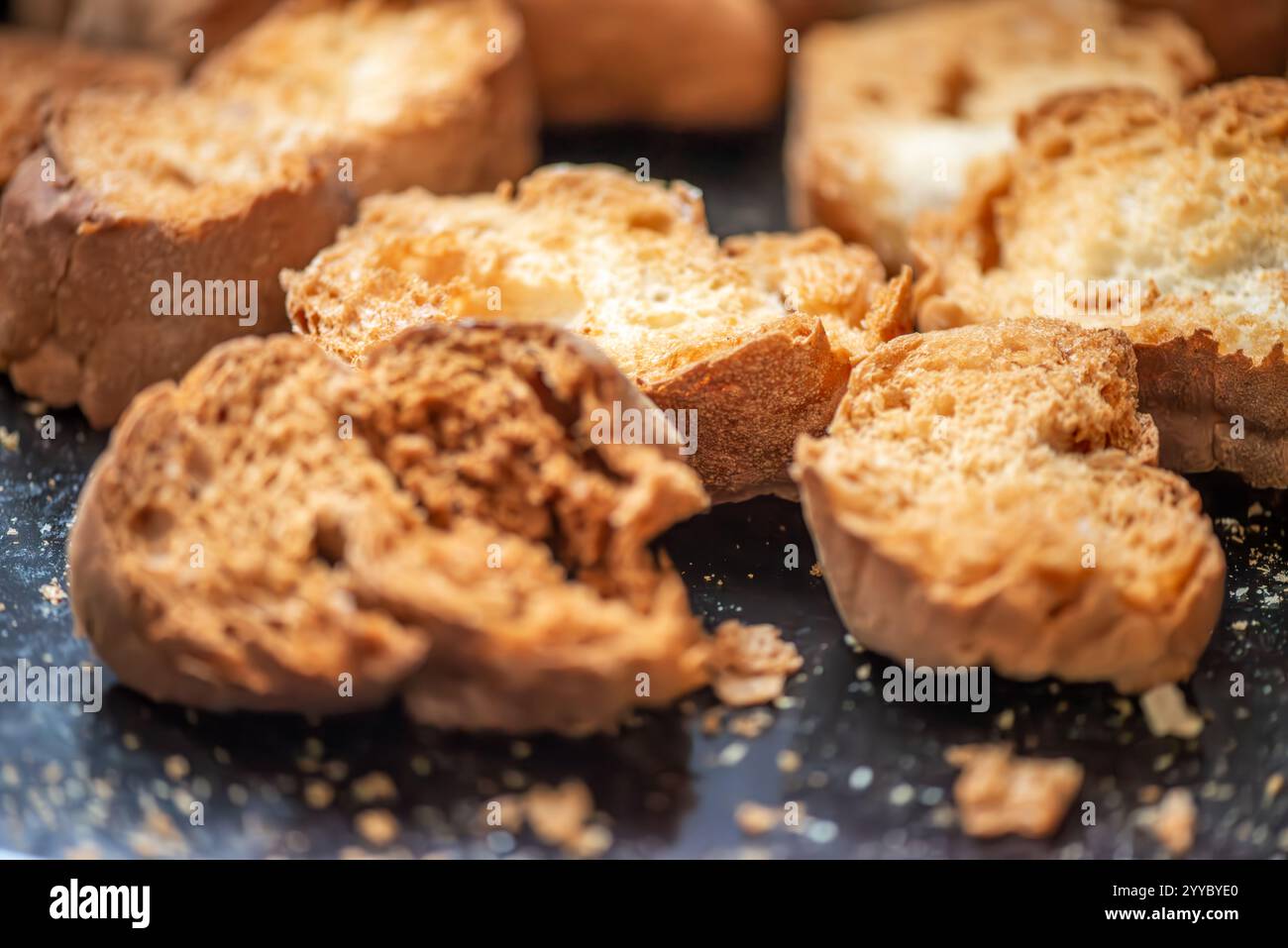 Brown bread texture hi-res stock photography and images - Alamy
