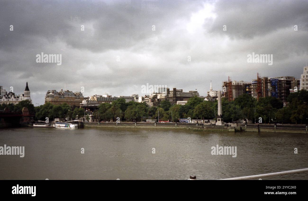 Waterloo bridge london 80s hi-res stock photography and images - Alamy