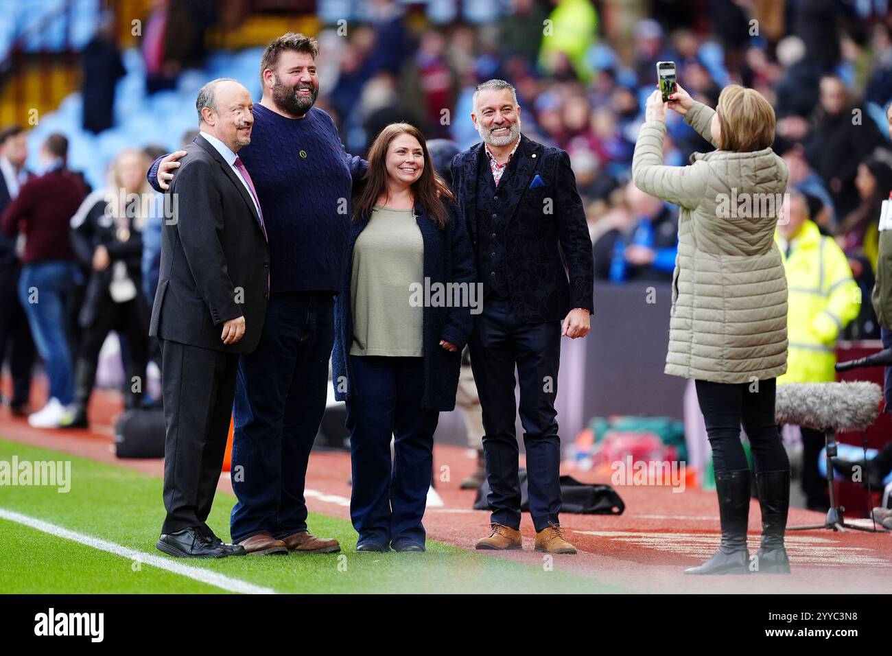 Rafael Benitez (left) and journalist Guillem Balague (centre right ...