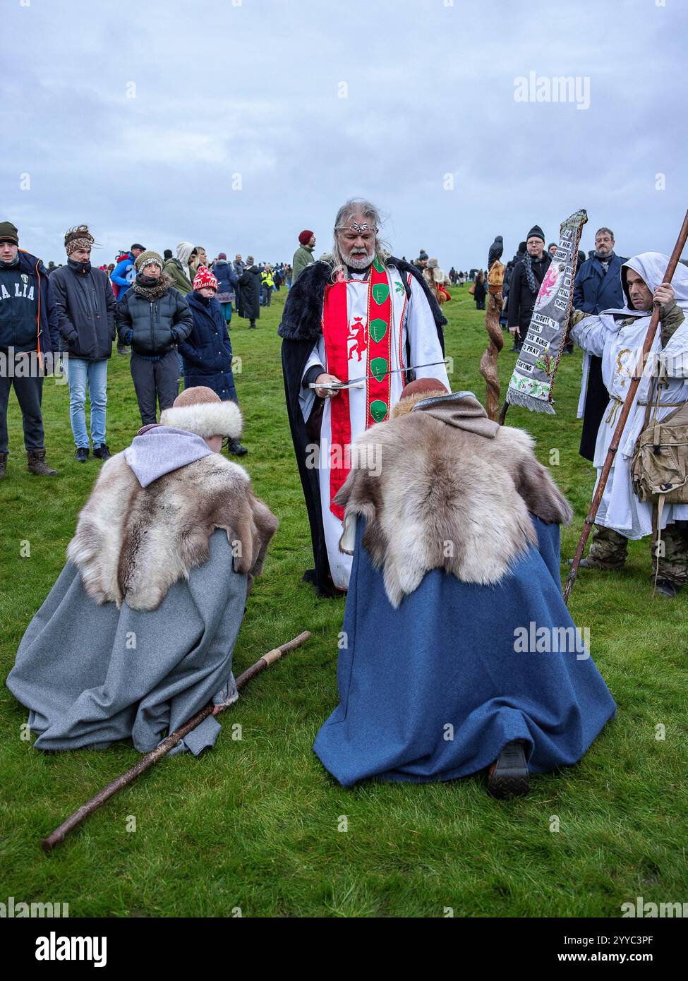 Salisbury, UK. 21st Dec, 2024. Druids celebrate at sunrise on the ...