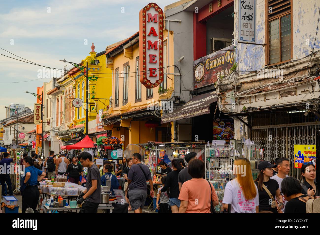 The Jonker Walk night market, Malacca (Melaka), Malaysia Stock Photo ...