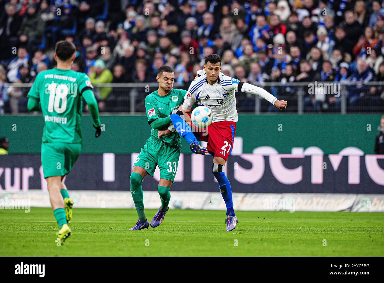 Maximilian Dietz (SpVgg Greuther Fuerth, #33), Davie Selke (Hamburger ...