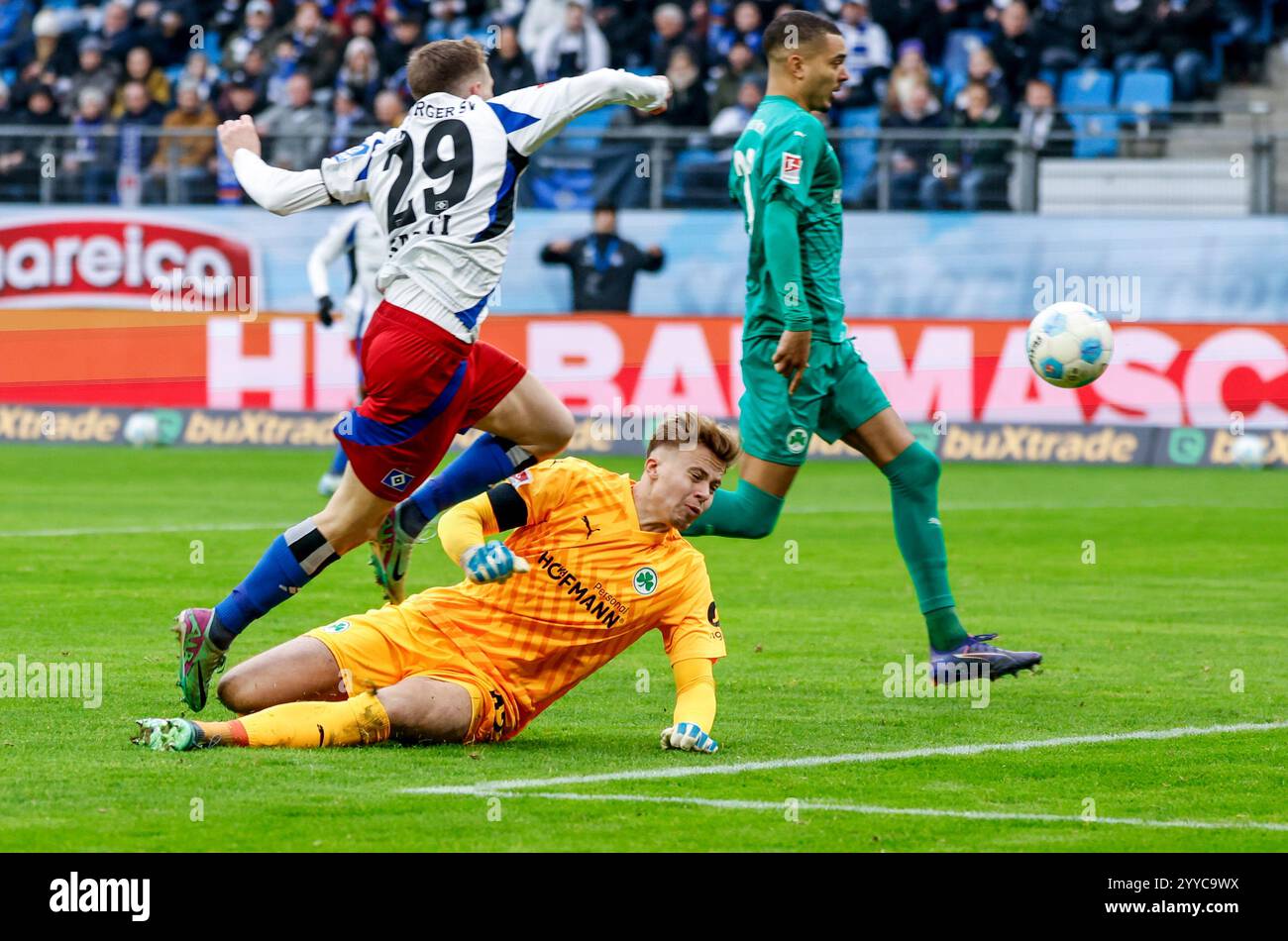 Hamburg, Germany. 21st Dec, 2024. Soccer: Bundesliga 2, Hamburger SV ...