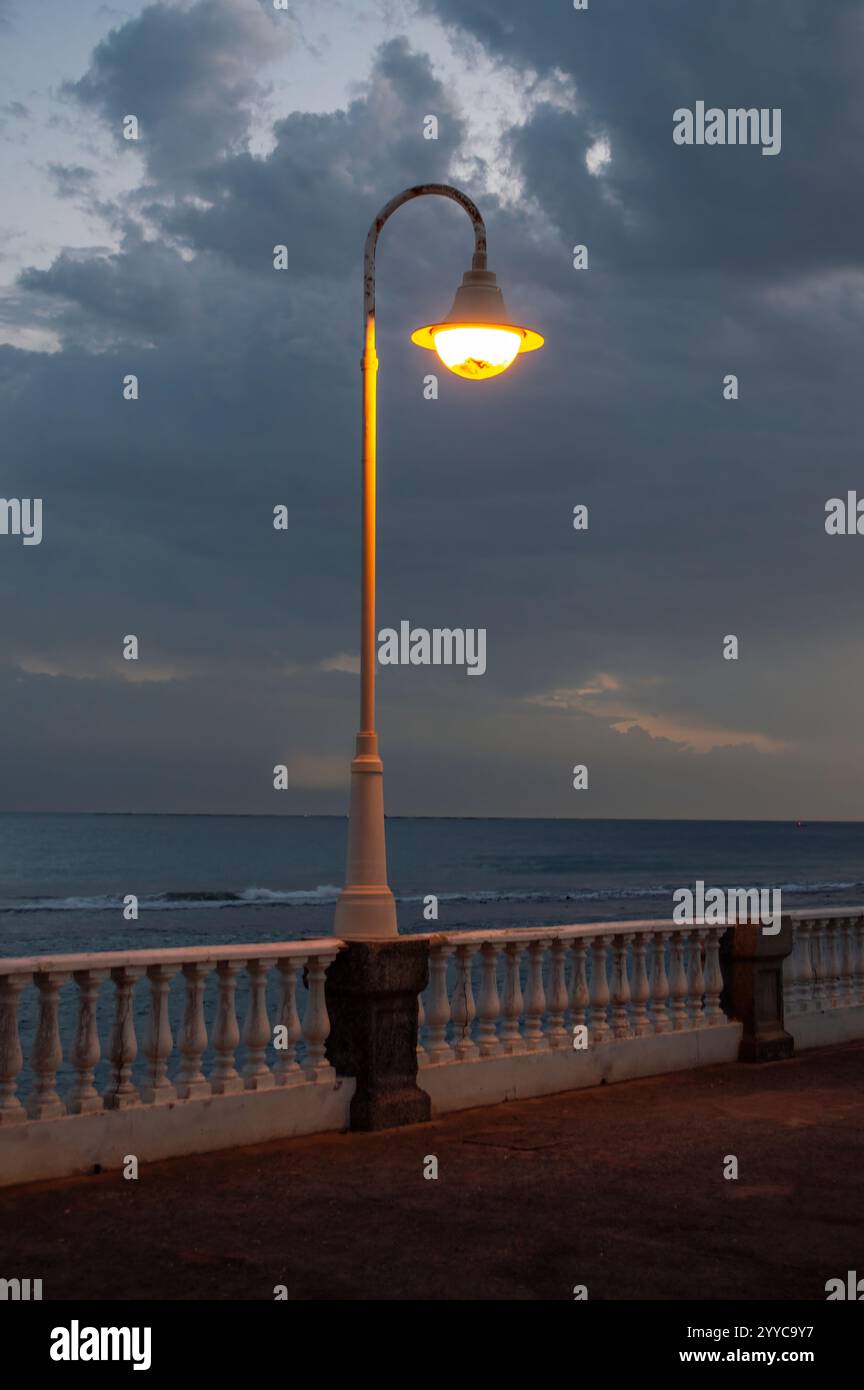 Noche del mar marino hi-res stock photography and images - Alamy