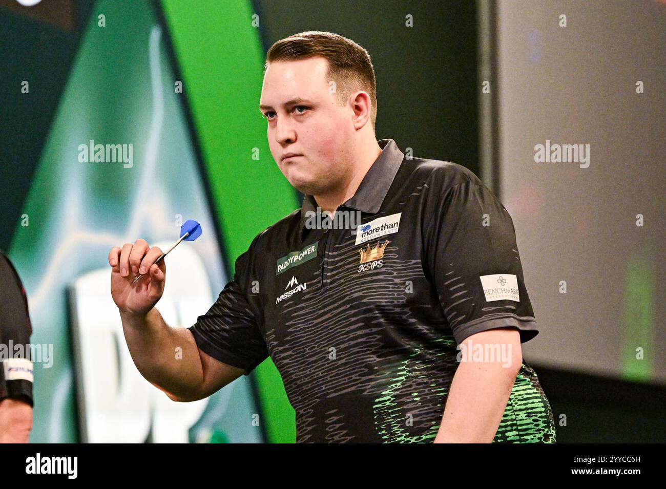 Alexandra Palace, London, UK. 21st Dec, 2024. 2024/25 PDC Paddy Power World Darts Championships ...