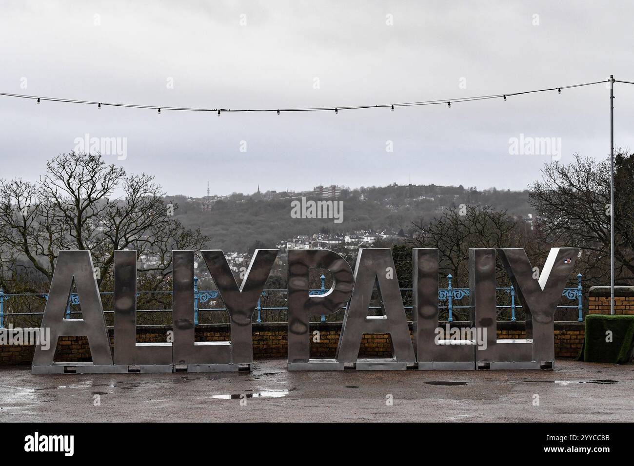 Alexandra Palace, London, UK. 21st Dec, 2024. 2024/25 PDC Paddy Power World Darts Championships ...