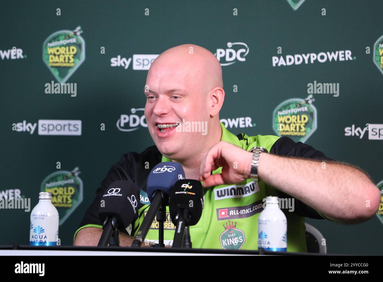 Alexandra Palace, London, UK. 20th Dec, 2024. 2024/25 PDC Paddy Power ...