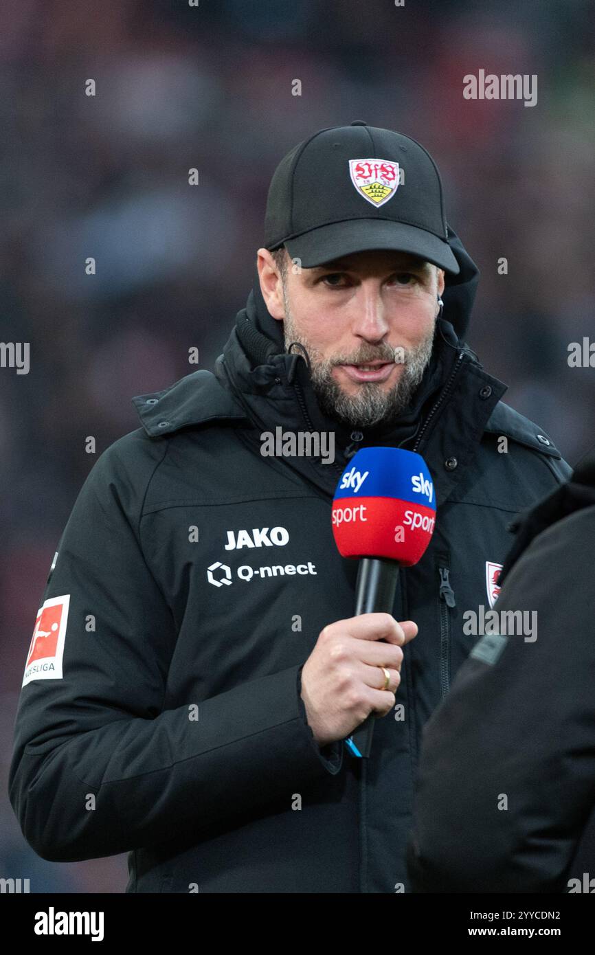 Sebastian Hoeness, Trainer (VfB Stuttgart, Cheftrainer) beim Sky Sport ...