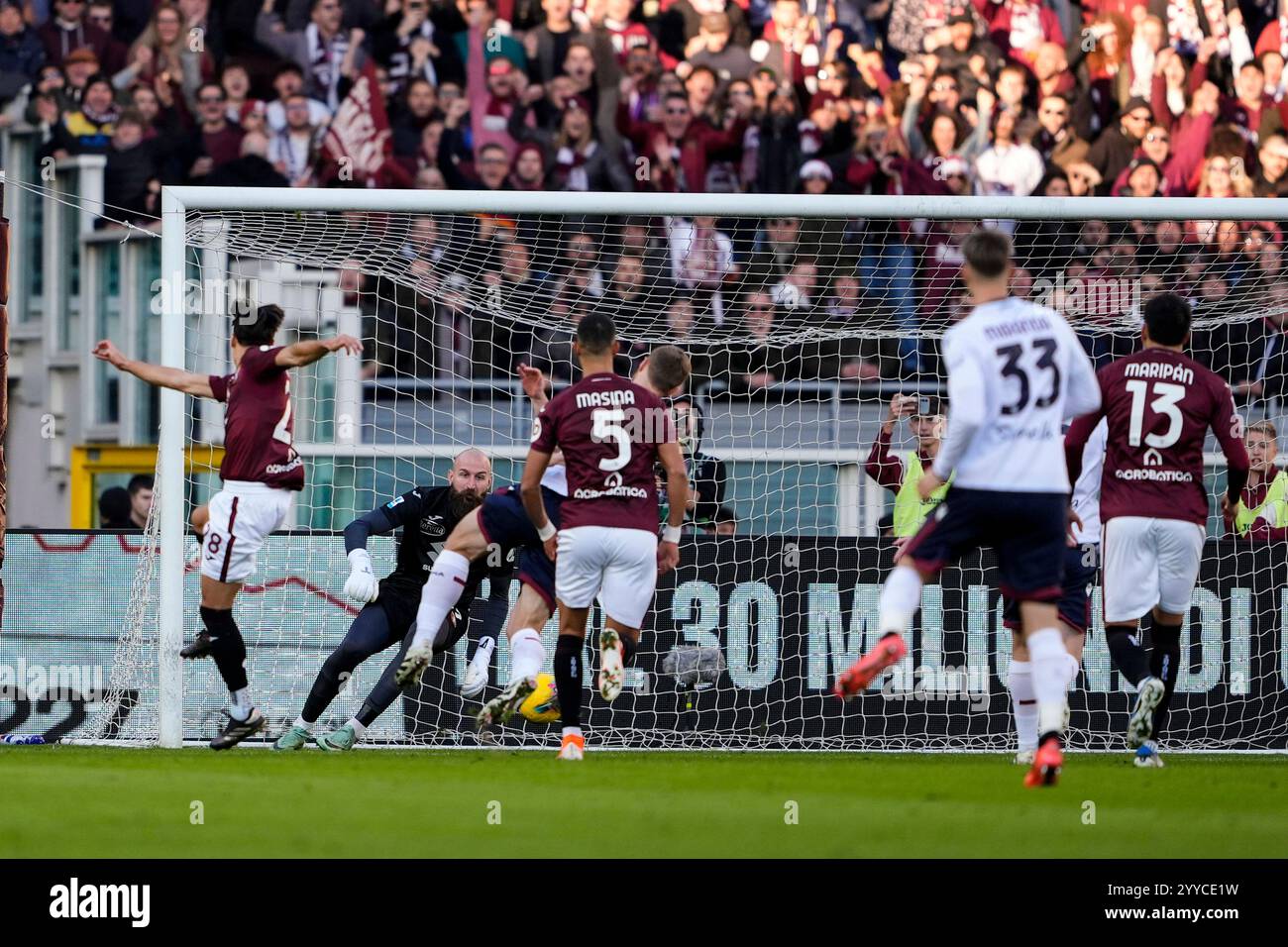 Torino, Italia. 21st Dec, 2024. Torino's goalkeeper Vanja Milinkovic ...