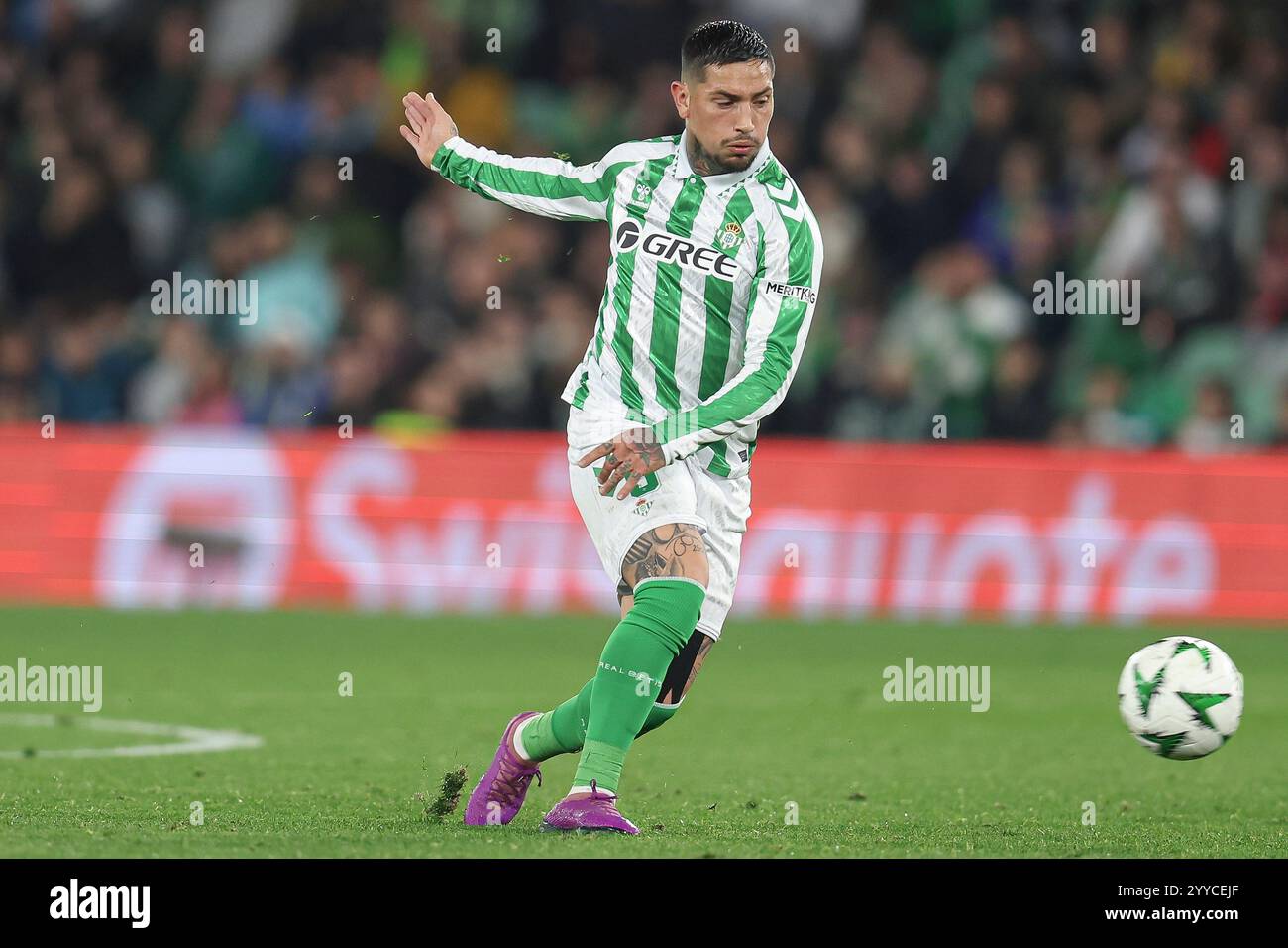 Chimy Avila of Real Betis (Photo by pressinphoto/Sipa USA Stock Photo ...
