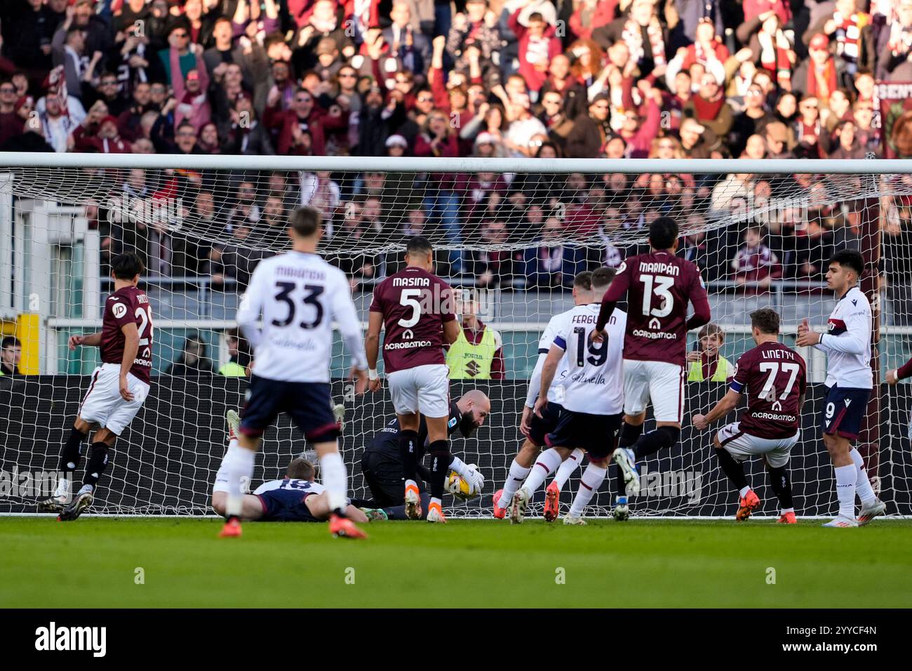 Torino, Italia. 21st Dec, 2024. Torino's goalkeeper Vanja Milinkovic ...