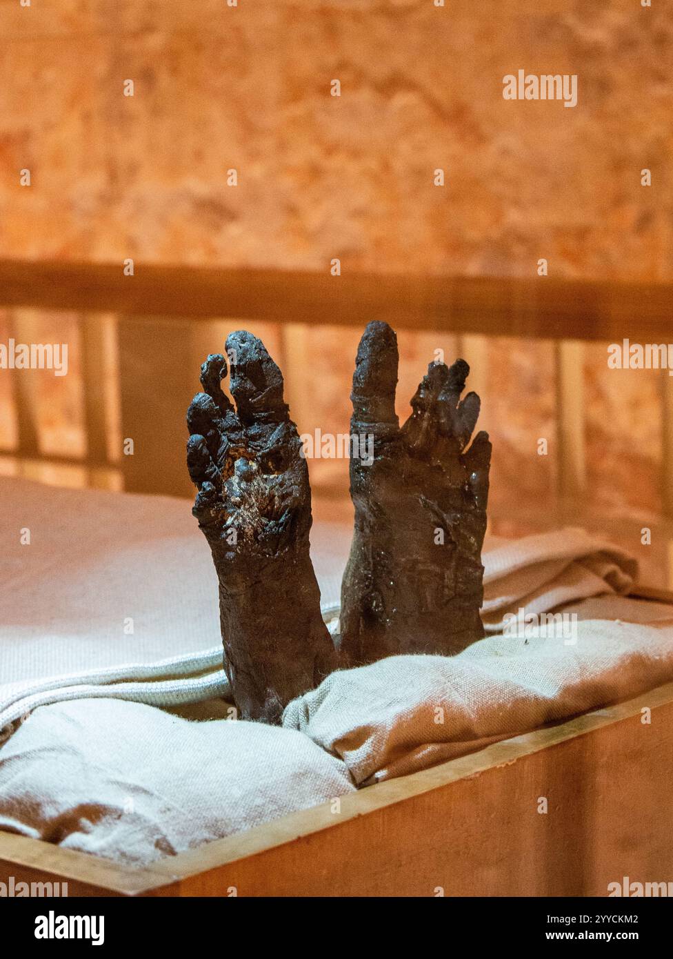 Tomb of Tutenkhamun (KV62) and his exposed mummified feet in the Valley ...