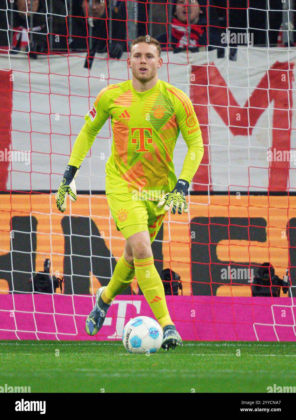 Daniel Peretz, FCB 18 in the match FC BAYERN MUENCHEN - RB LEIPZIG 5-1 ...