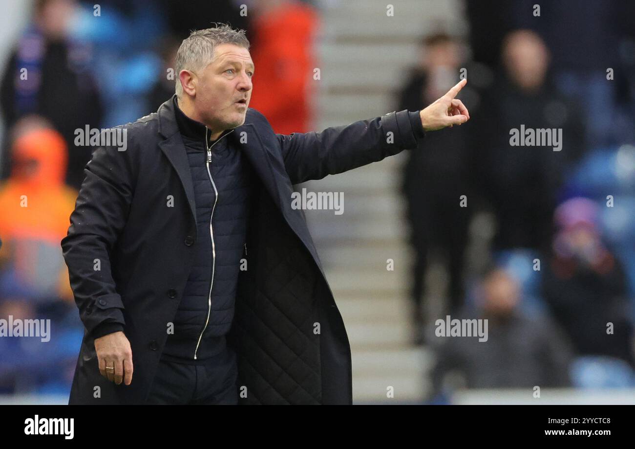 Dundee manager Tony Docherty on the touchline during the Premier League ...