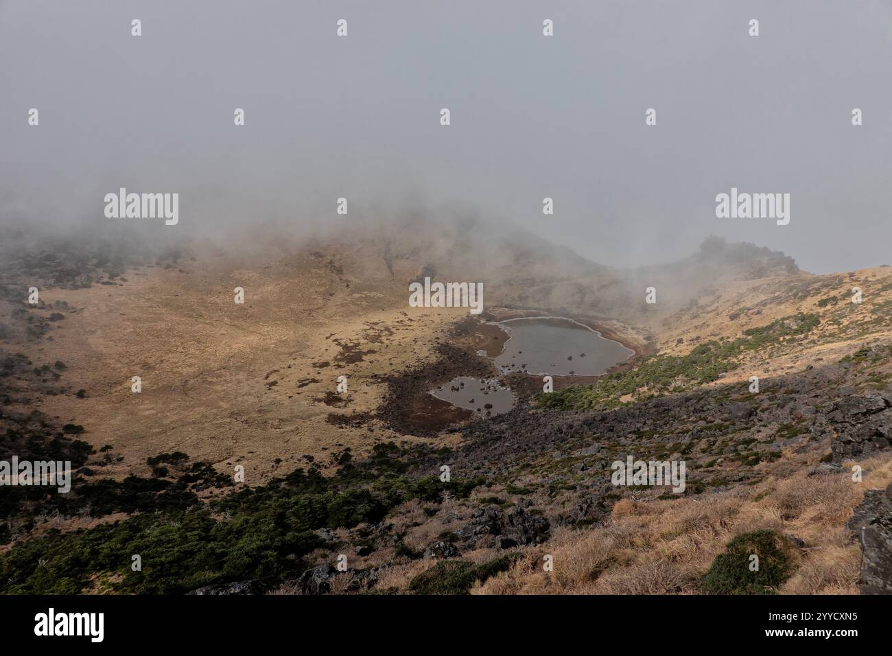 Baengnokdam crater lake at the top of Mount Hallasan, Jeju Island ...
