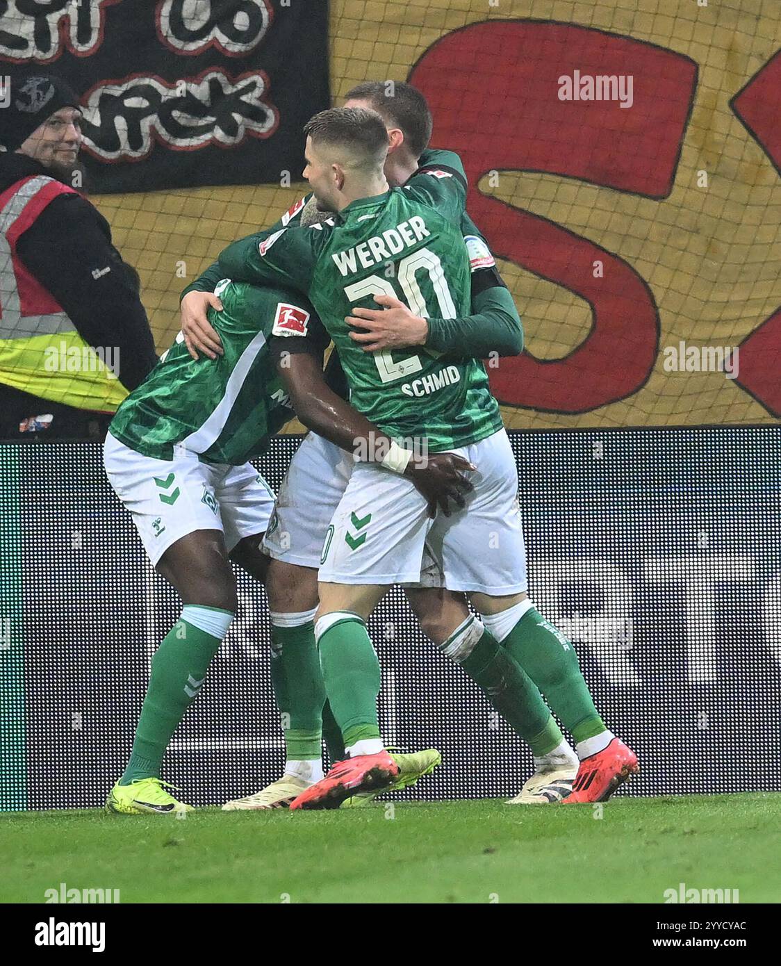 Bremen, Germany. 21st Dec, 2024. Soccer: Bundesliga, Werder Bremen - 1 ...