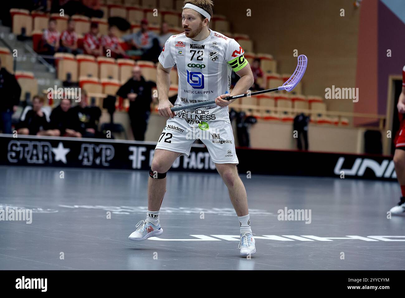 241221 Dalens lagkapten Pär Forsman under innebandymatchen i herrarnas ...