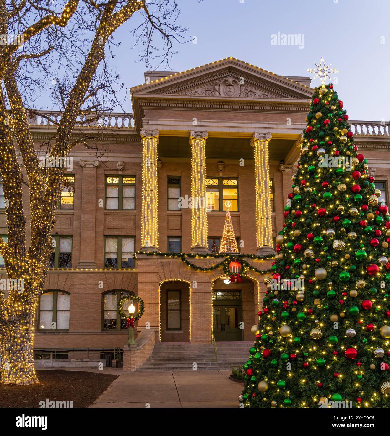 Christmas lights surround the Williamson County Courthouse in downtown ...